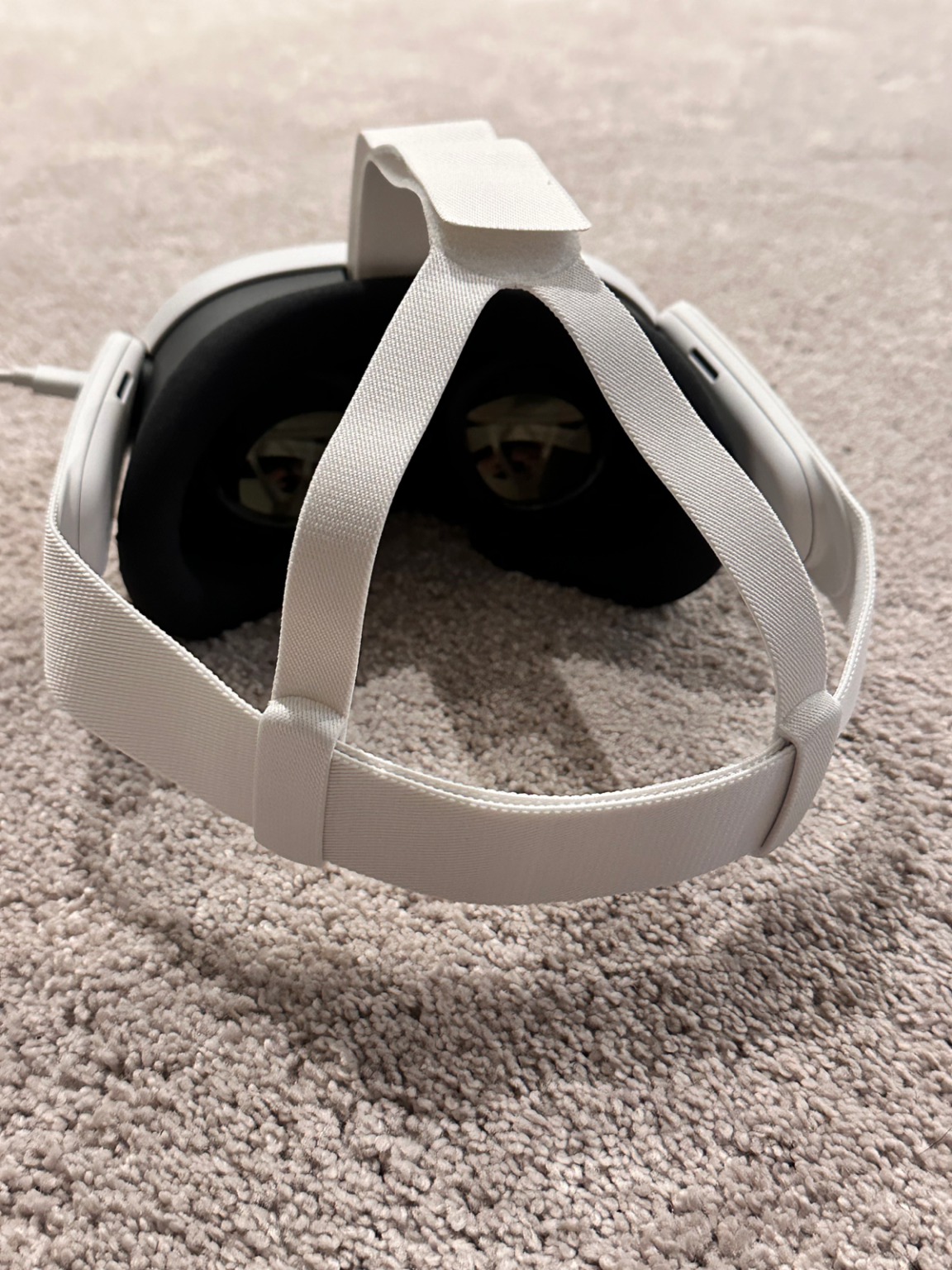 How to Tighten the Meta Quest 3 Head Strap (Tutorial)